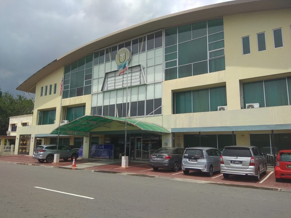 Almacrest International College, Kota Kinabalu - Reviewbah