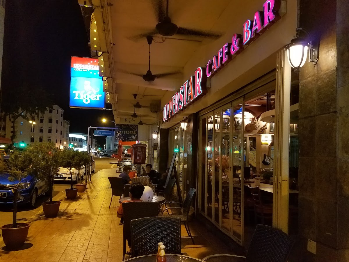 Upperstar Cafe & Bar Segama - Reviewbah