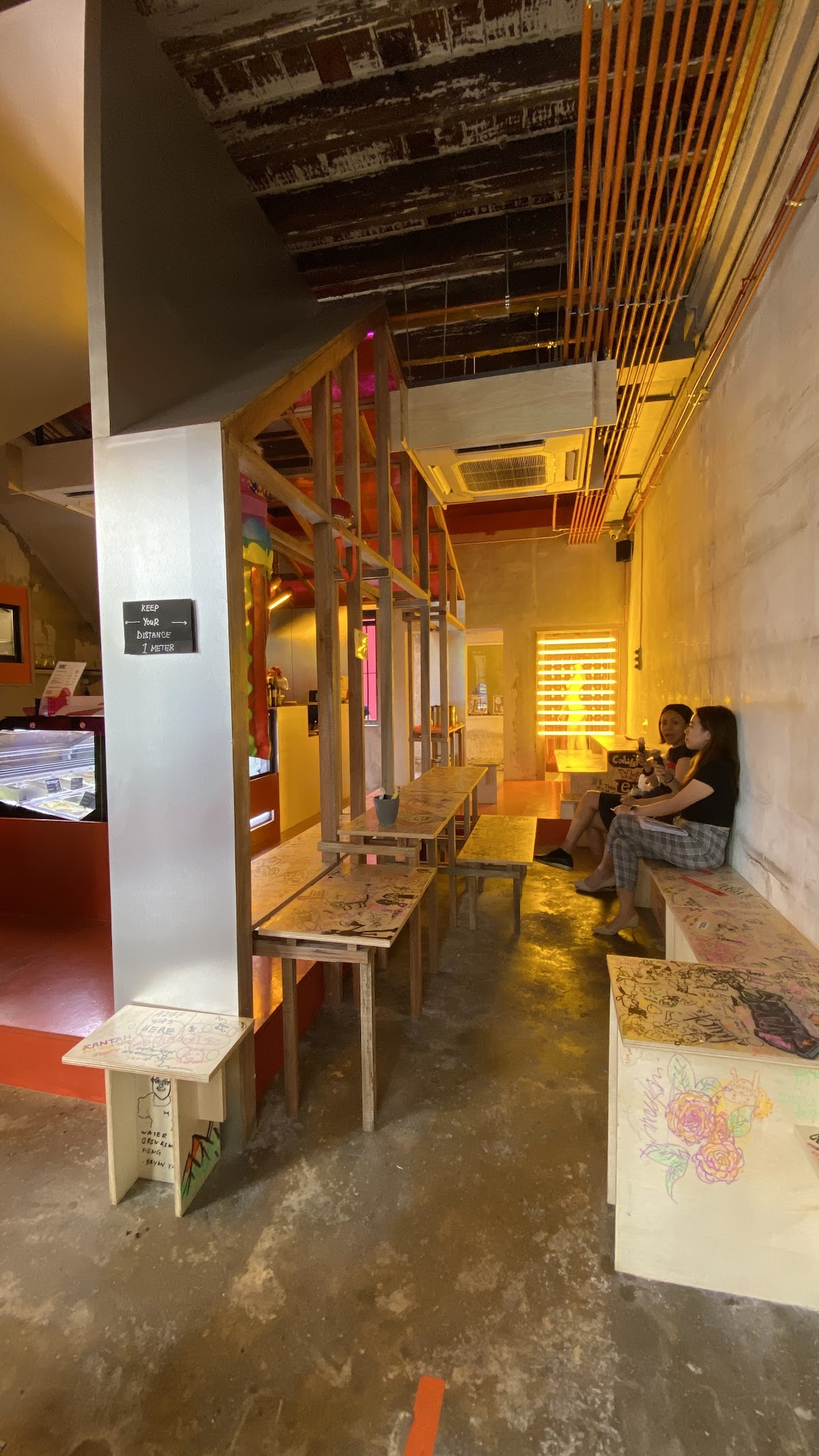 Licky Chan & The Poke Guy - Reviewbah